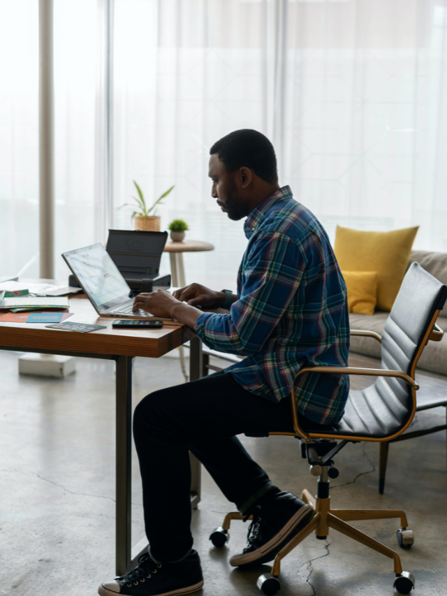 Ficar sentado 8 horas por dia pode aumentar chances de derrame | Web ...