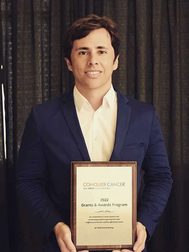 Médico brasileiro recebe prêmio considerado “Oscar” da oncologia | Web ...
