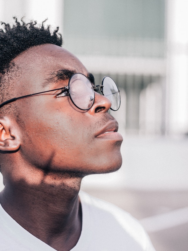 Oito fatores colocam adultos negros em maior risco de morte nos EUA ...