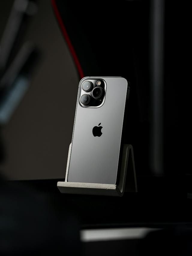 Apple lança sistema antirroubo para o iPhone no Brasil | Web Stories ...