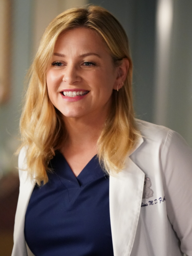 Jessica Capshaw posta nova foto como Arizona de Grey’s Anatomy | Web Stories CNN Brasil