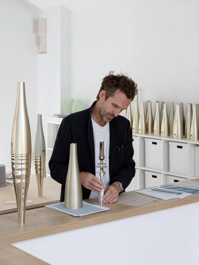 Saiba do que é feita a Tocha Olímpica de Paris 2024 | Web Stories CNN ...