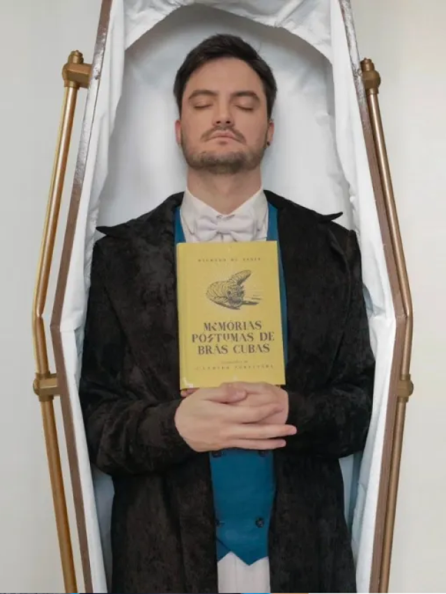 Felipe Neto homenageia Machado de Assis com foto dentro de caixão | Web ...