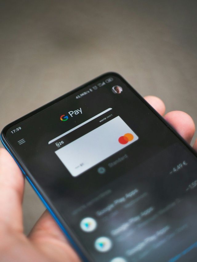 Google anuncia inclusão do Pix no Google Pay | Web Stories CNN Brasil