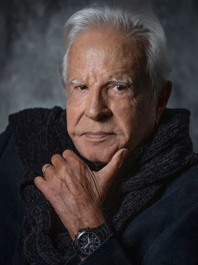 Cid Moreira: conheça a trajetória do locutor e jornalista | Web Stories ...