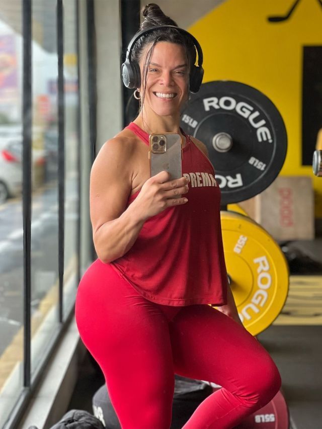 Quem é Carol Vaz, personal trainer das famosas que foi demitida | Web ...
